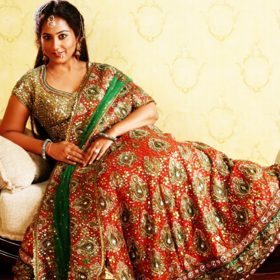 Metti Oli Serial artist Gayathri Shastry - ஒரே படத்தில் தல - தளபதியுடன் ...